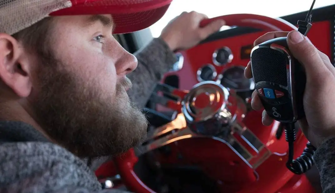 Top 5 Best CB Radio for Truckers – Big Rig Pros